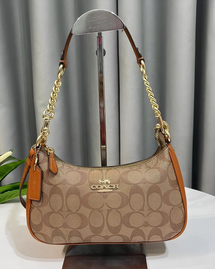 Coach Teri Shoulder Bag – Pantry.